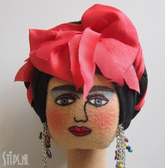 Madame Amélie - Jo Ann Kessler - Textiel beelden, galley art - stips.nl