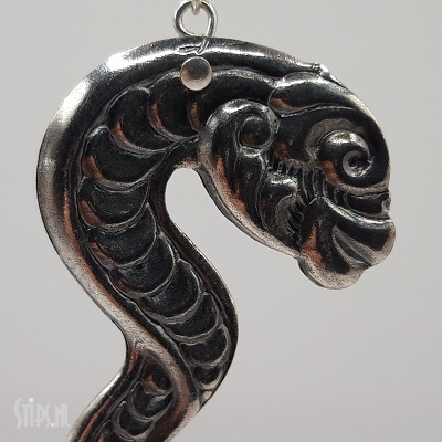 Oorbellen Gotische slang - zilverkleur | sieraden | stips.nl